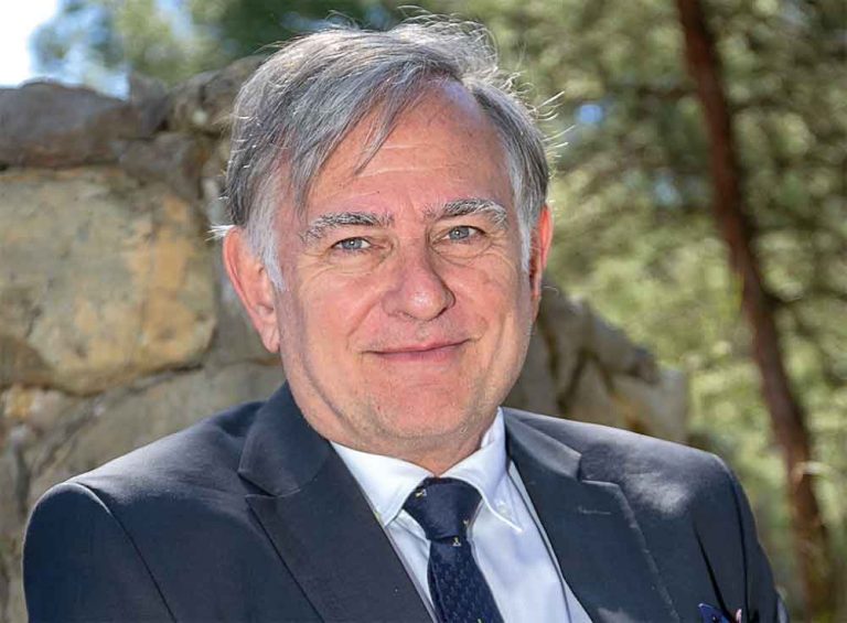 Professor Robert Anthony, Anthony & Cie: A Specialist in Many Fields ...